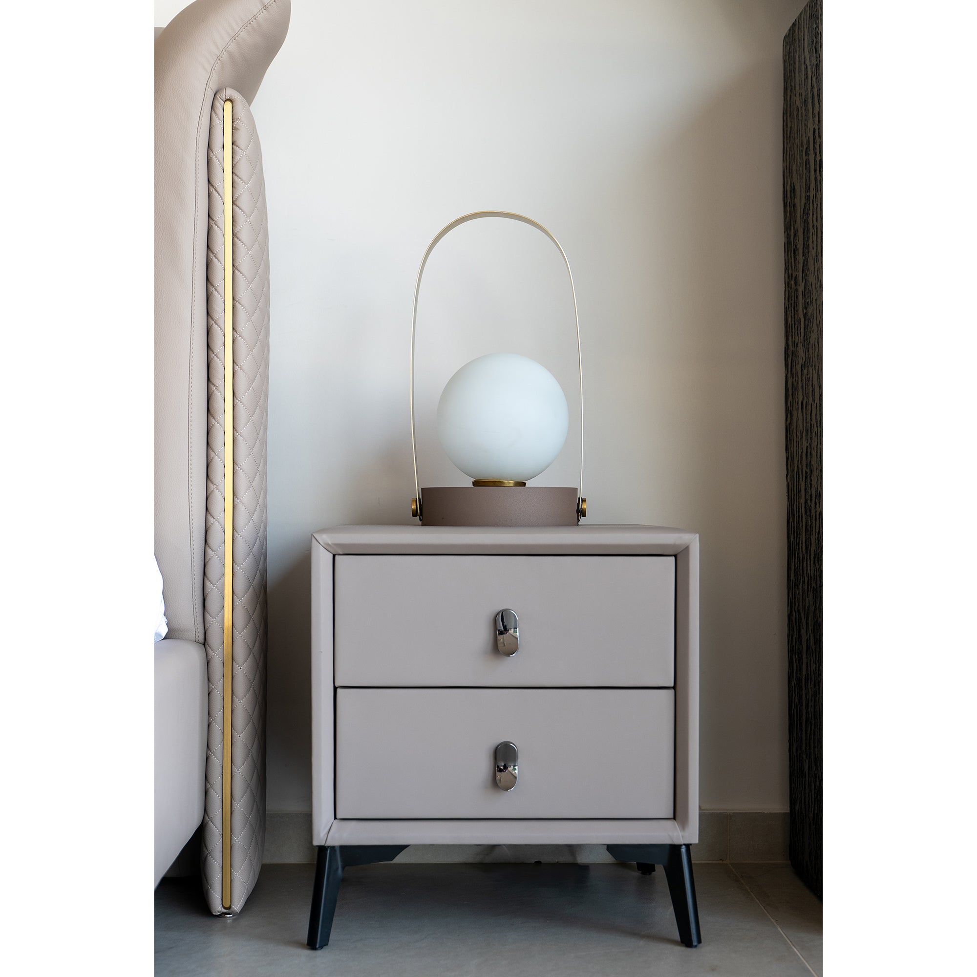 Astro Table Lamp – Bay Window